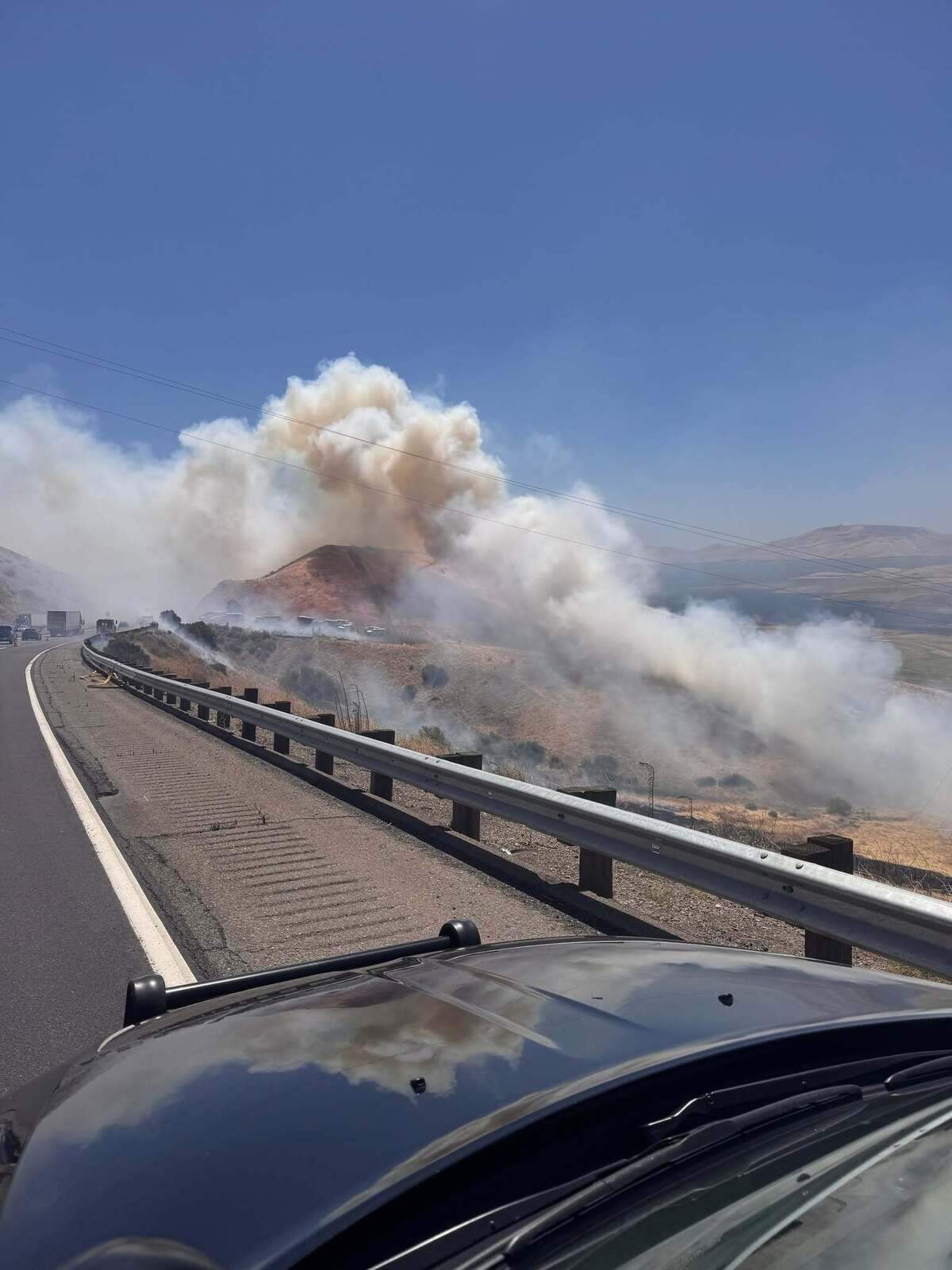 Wildfire breaks out near San Luis Reservoir, Cal Fire responds | Merced ...